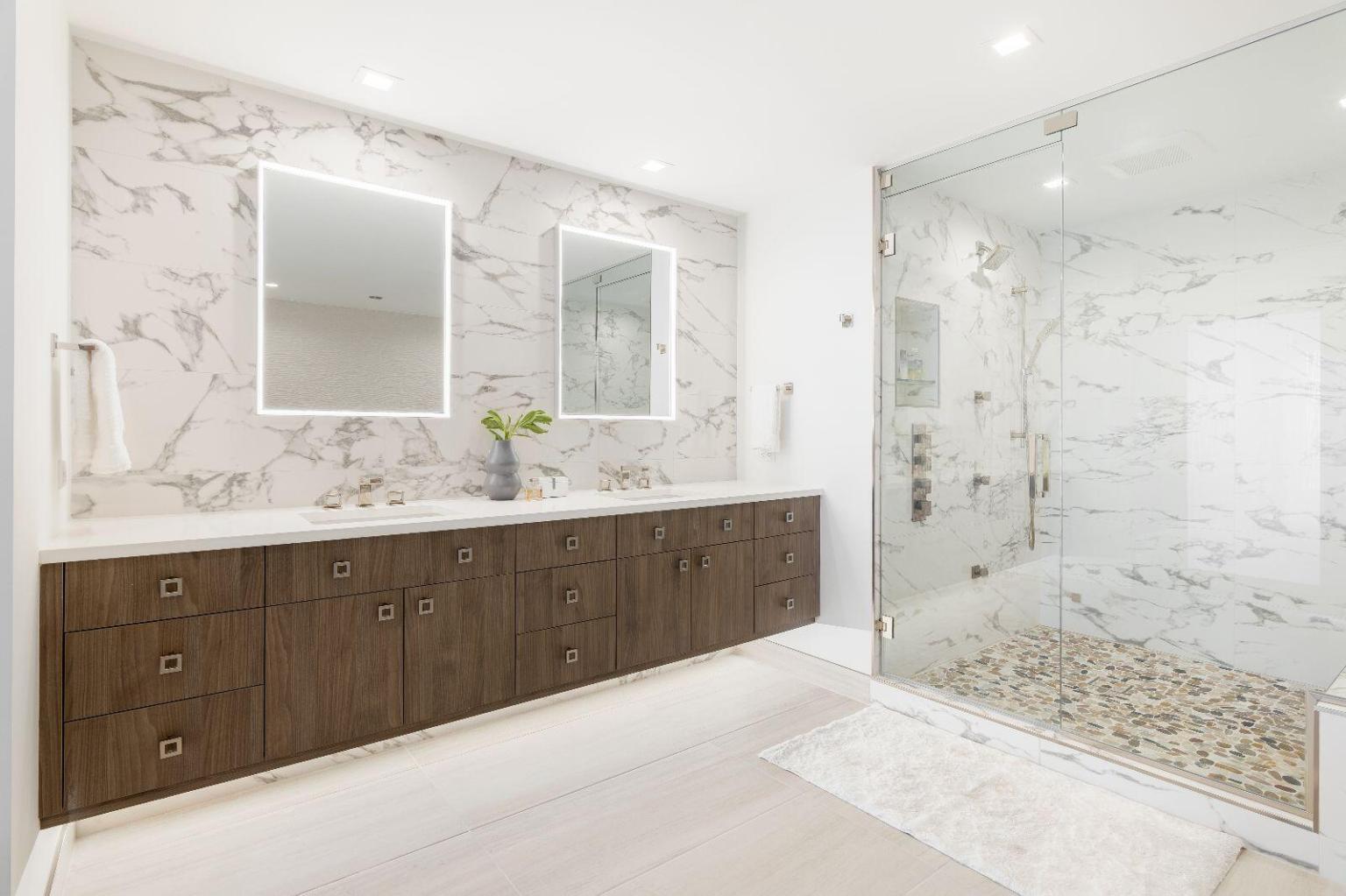 Enhance Your Bathroom With LED Custom Bathroom Mirrors